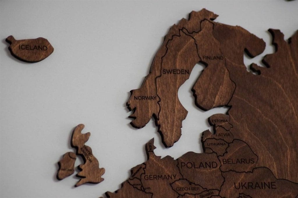Do You Tip In Europe? An Ultimate Guide To Tipping Customs - Icy Europe
